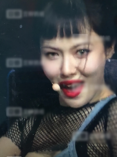 Hyuna's face is broken? The eyes were strange and suspected that the ...