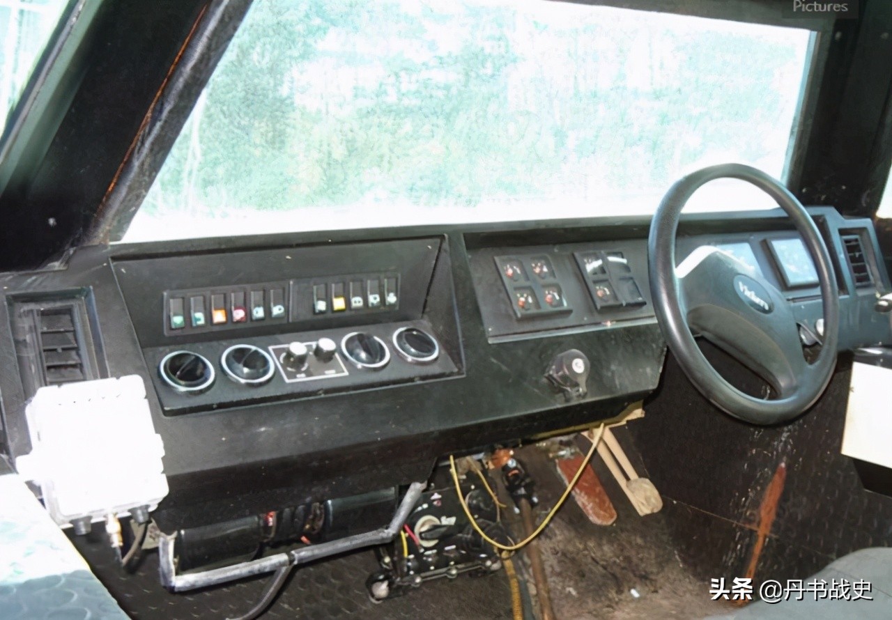 Vickers MK.11 "Viper" long-range patrol vehicle, an armored personnel ...