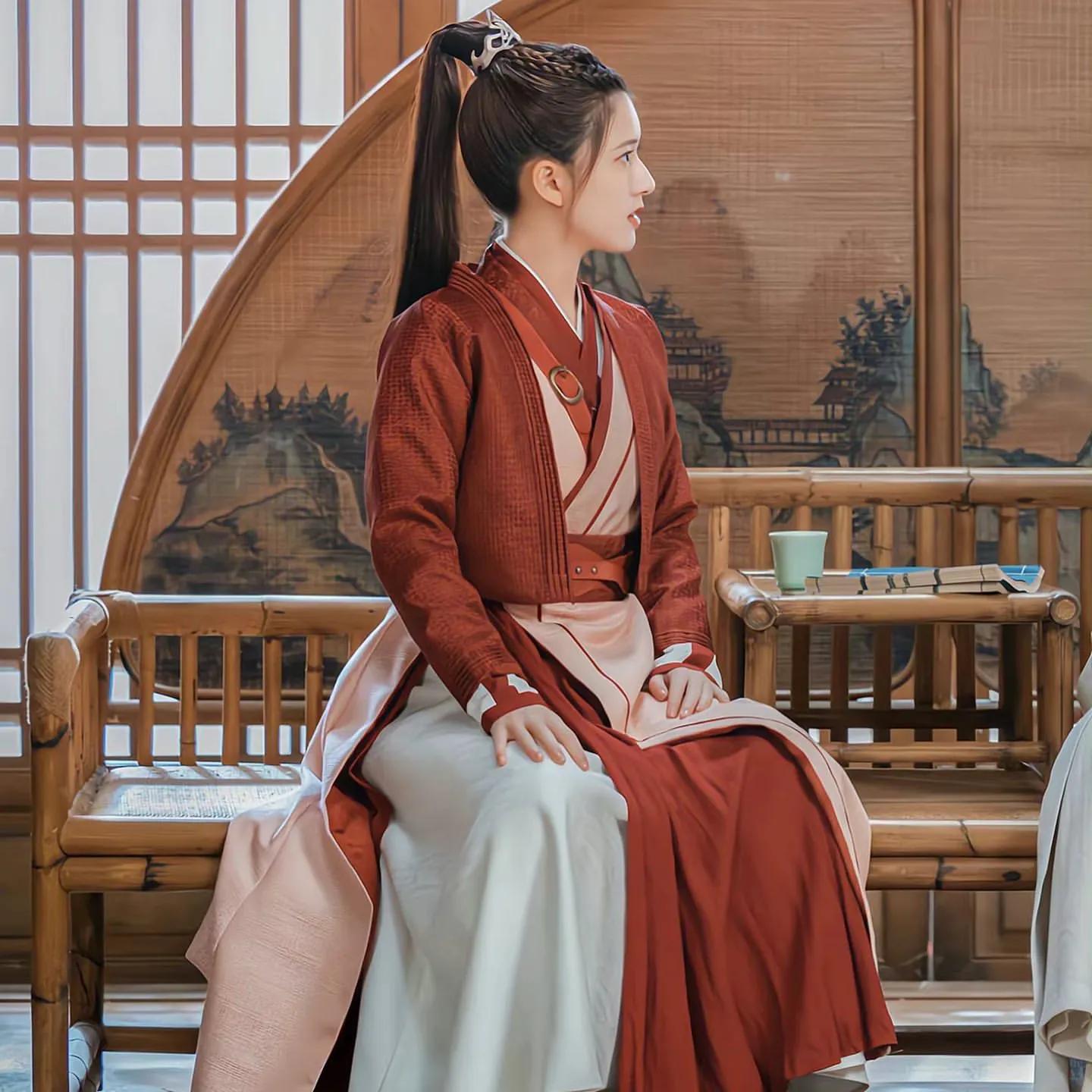 Zhao Lusi's Costume Movie - iNEWS