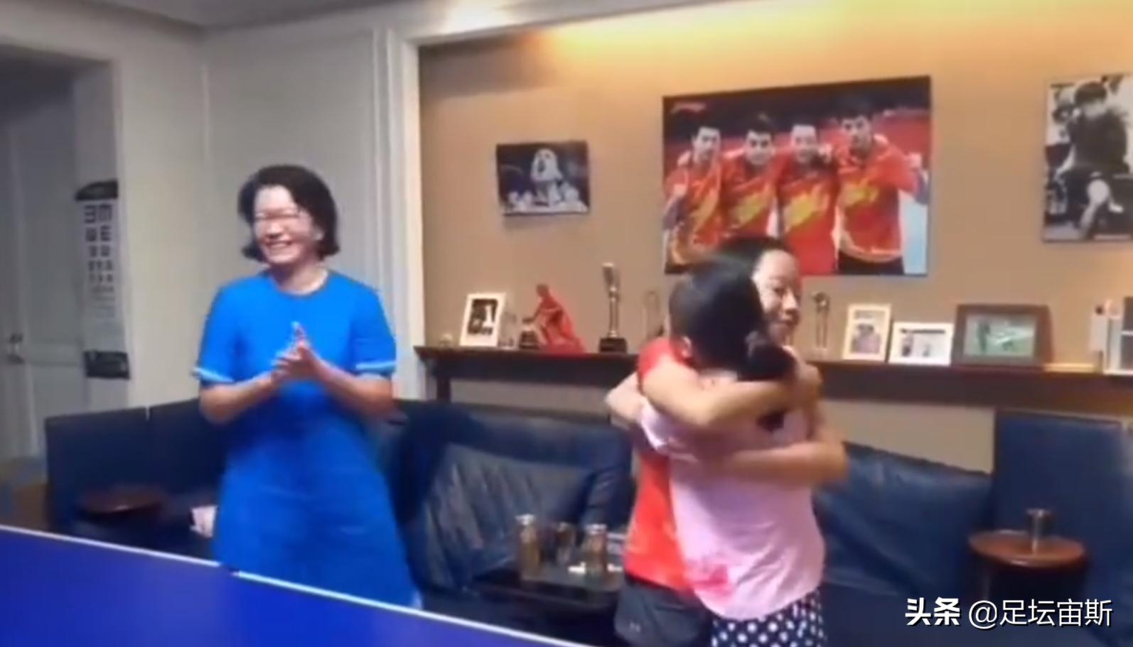 Guoping won the championship, Liu Guoliang's wife and daughter high ...