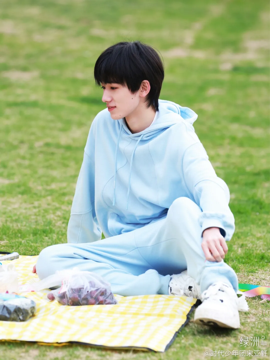 Little gossip, Cai Xukun, Gong Jun, Zhang Zhehan, Wu Xuanyi, Hua Chenyu, Song Yaxuan - iNEWS