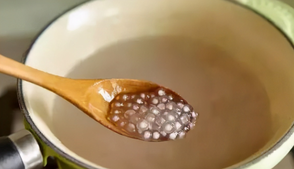 To boil sago, use cold water or boiled water?This step is very ...