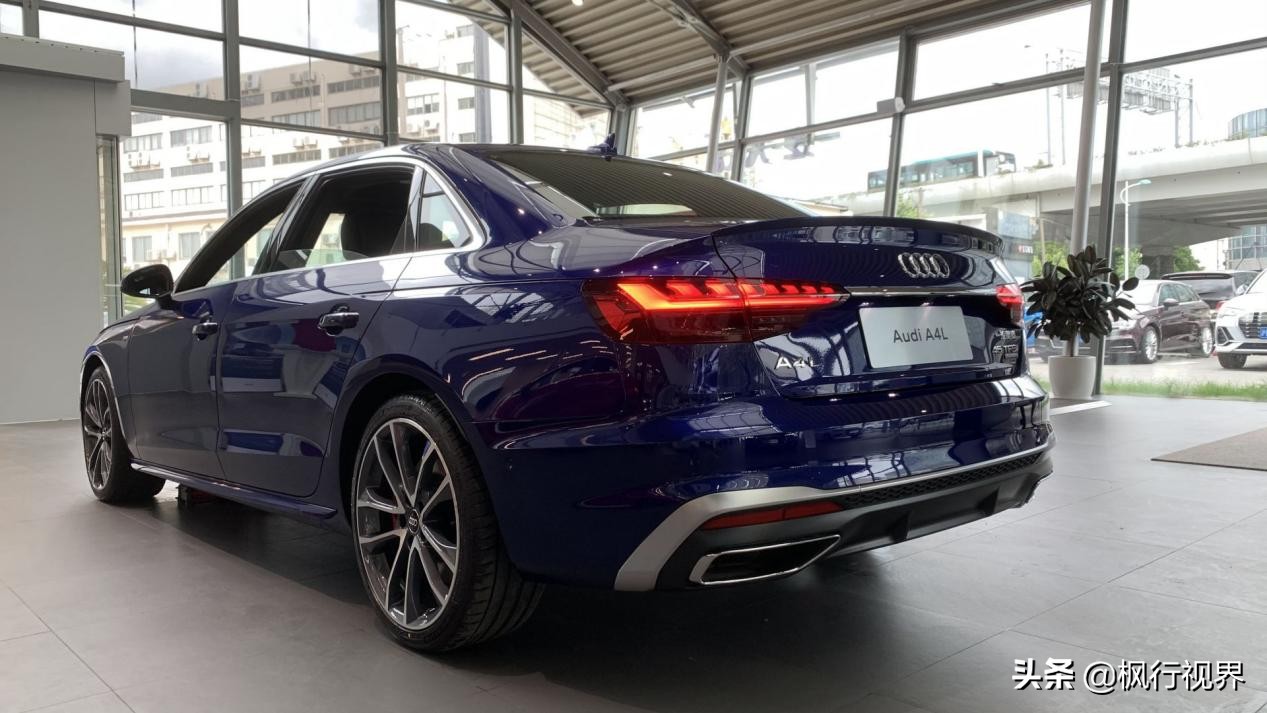 Each has its own merits!Cadillac CT5 and Audi A4L real shots, who is more worthy of choice? - iNEWS