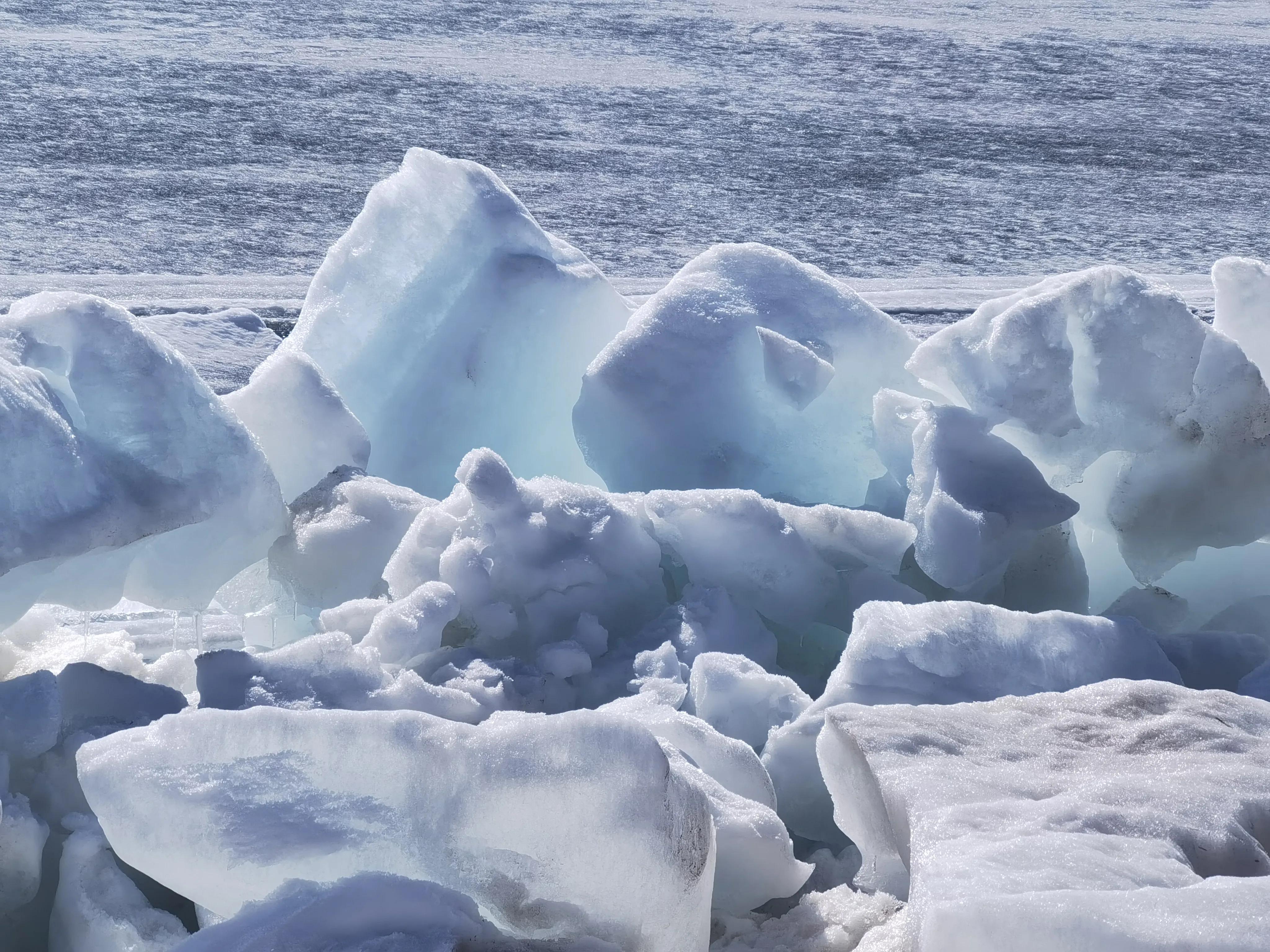 In April, go to Sailimu Lake to see the ice tsunami - iNEWS