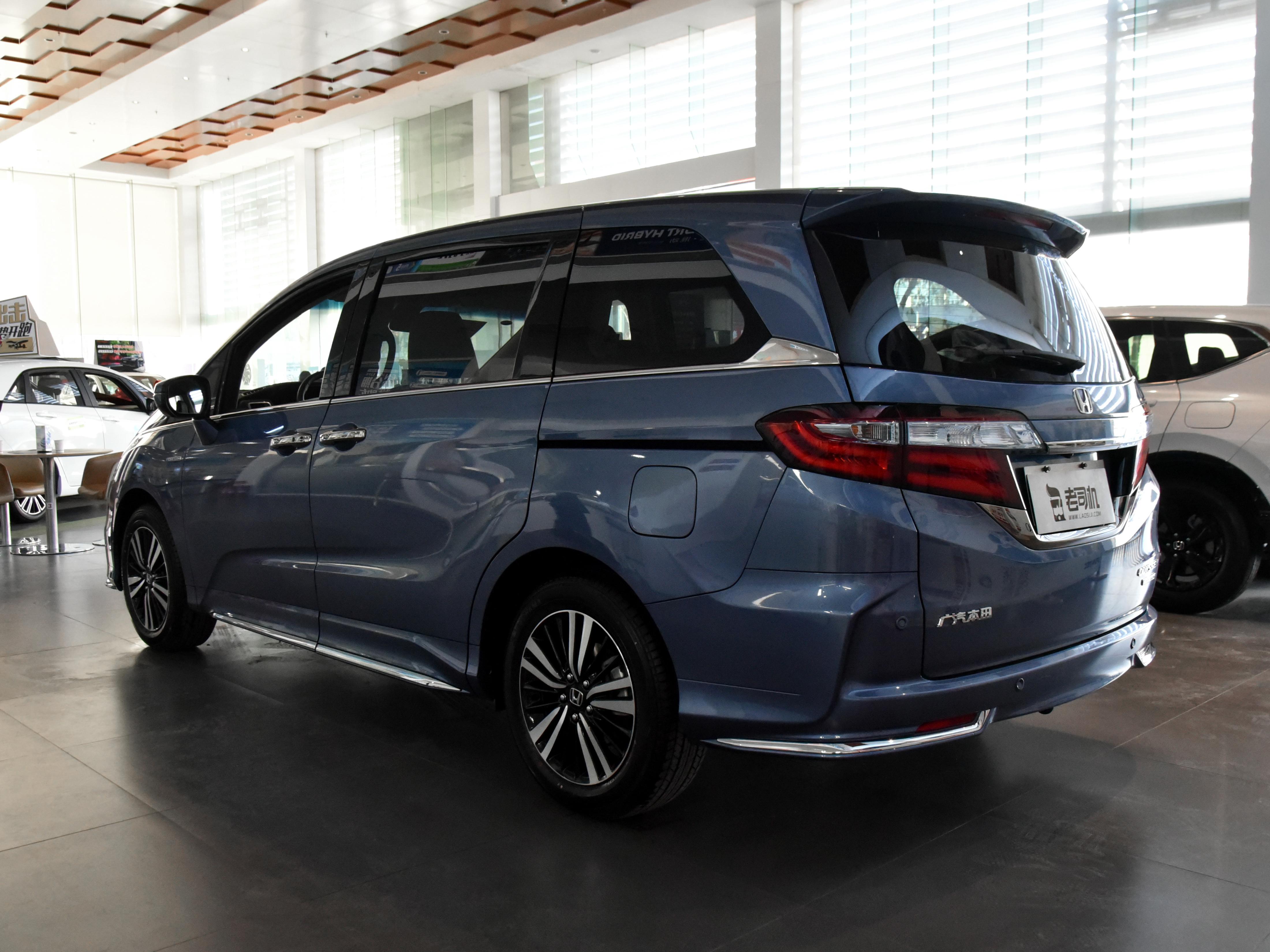 5.8L low fuel consumption super large 7-seater MPV, Japanese joint ...