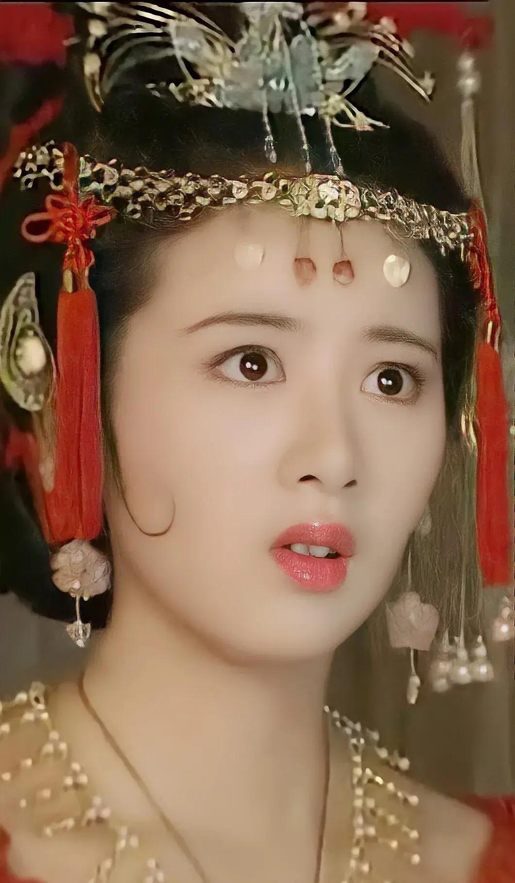 Pretty little Li Lin - iNEWS