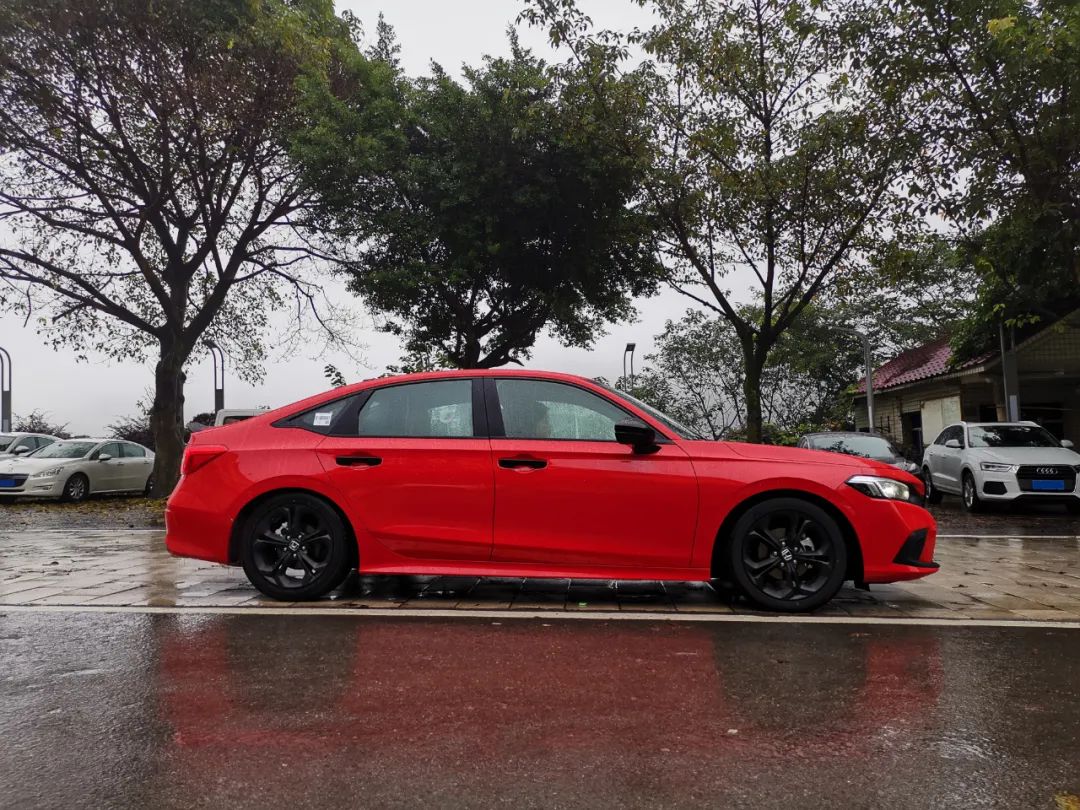 Test drive the 11th generation Civic, a more thorough sports sedan - iNEWS