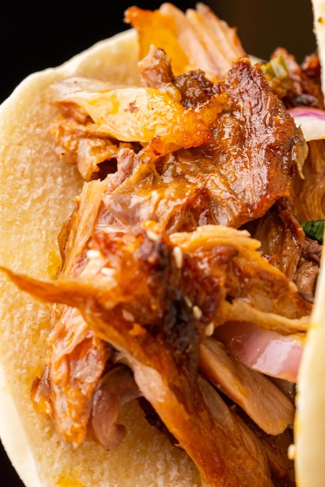 The "Giant Roasted Beef Leg", which sells for 10w a year, was finally ...