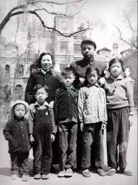 Wang Xiaobo and the "Golden Age": The description of vigorous "sex ...