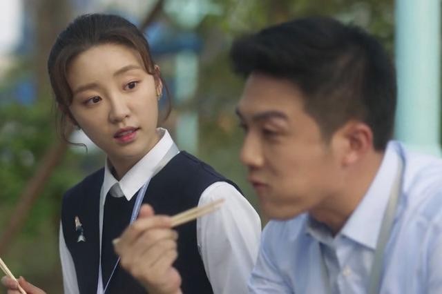 One year ago, she was hated for the "Lin Youyou" role, but one year ...