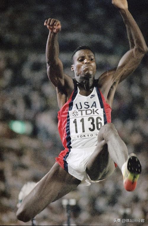 8.95 meters, the dusty world record for long jump for thirty years ...