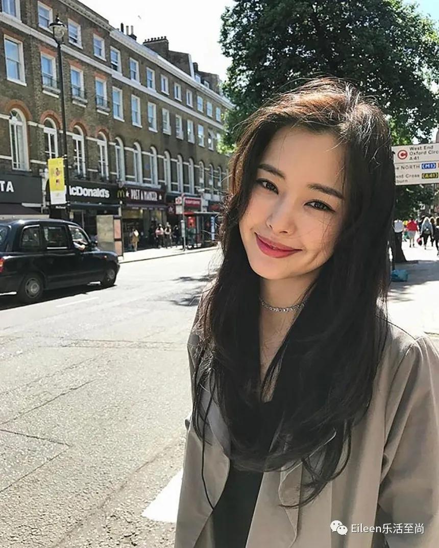 The avatar daughter is red?The background is so deep, why did it take ...