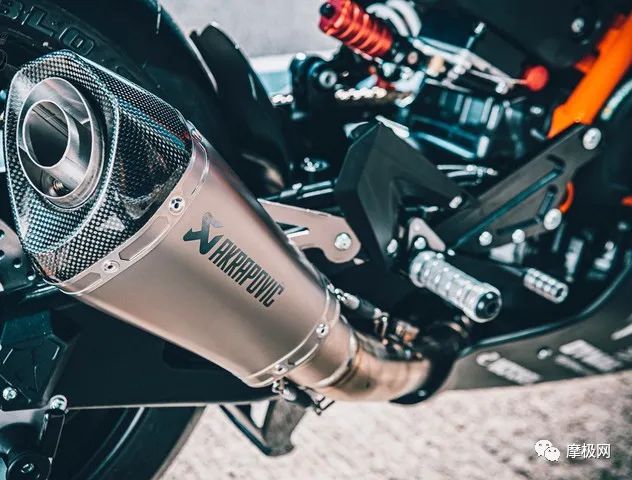 The much-anticipated KTM RC8C debut - iNEWS