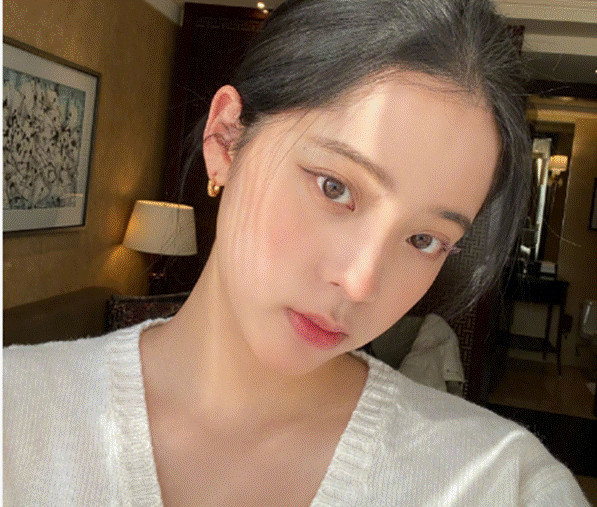 Ouyang Nana and Fan Chengcheng attracted heated discussion, the official blog was quickly ...