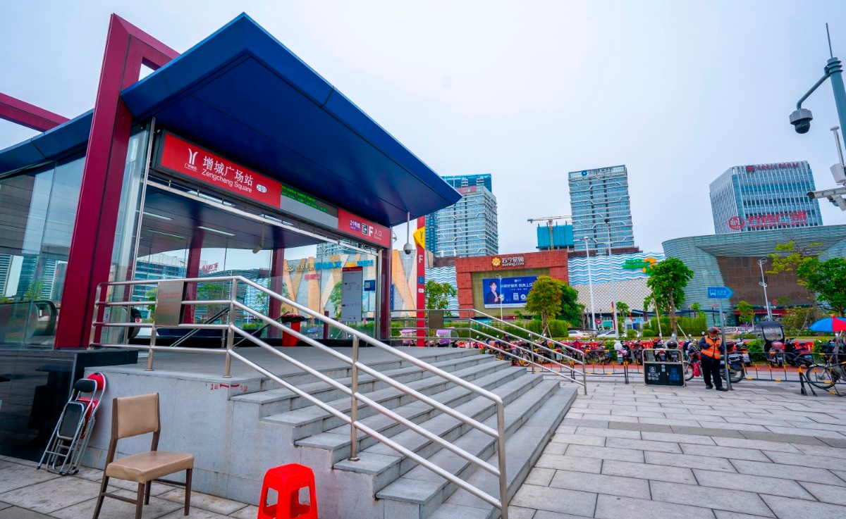 Such a window with river view frames Zengjiang Shili Gallery - iNEWS