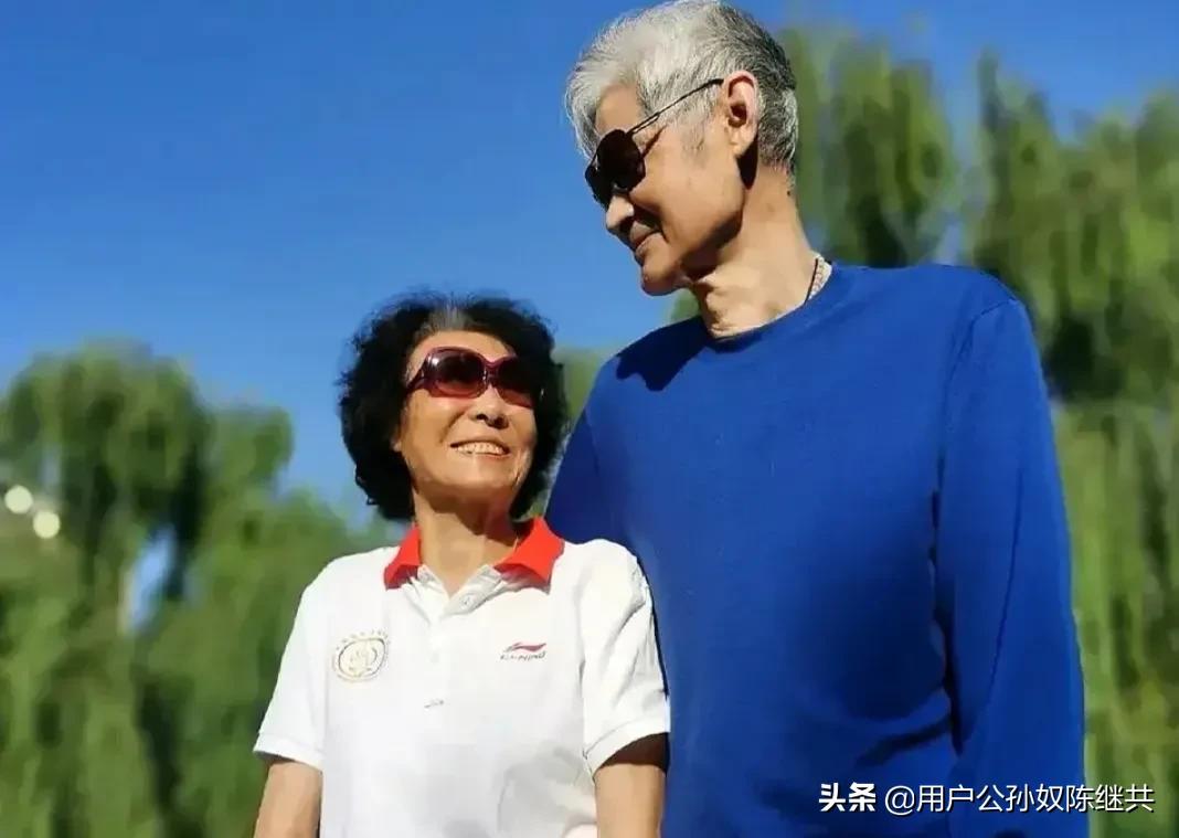 Zhao Ruirui spent the National Day with her parents, so sad to recall ...