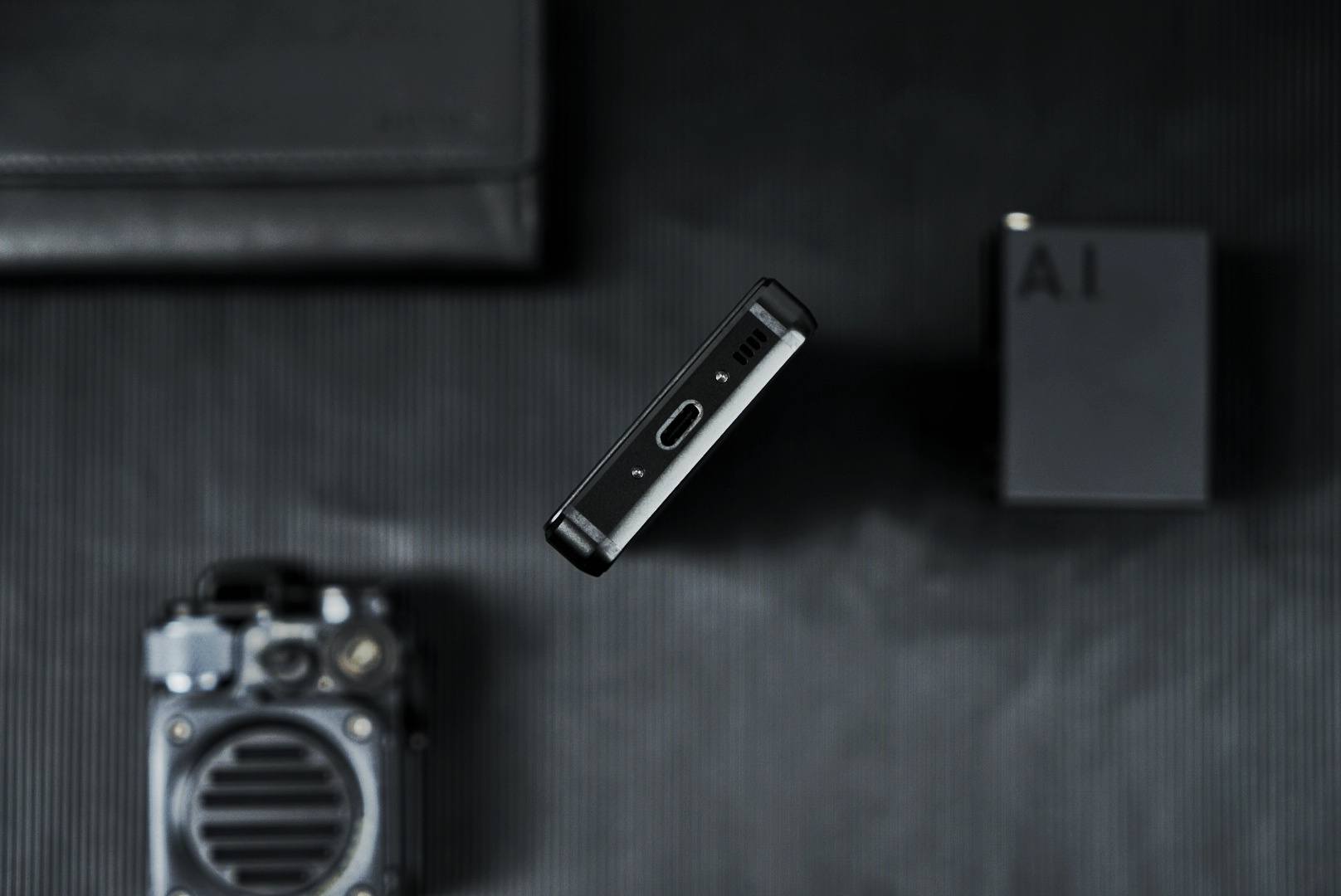 Communication knows no borders, iFLYTEK's dual-screen translator is ...
