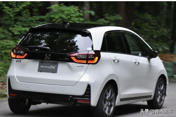 Introducing Modulo X in the new Honda Fit!What is the difference ...