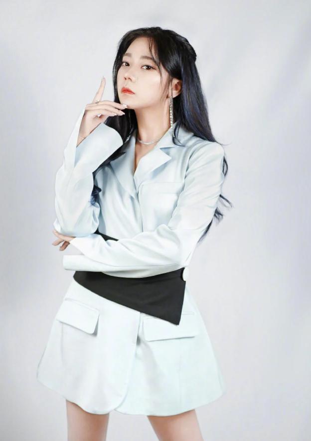 To commemorate the 4th anniversary of Zhang Zining's debut, the aqua ...