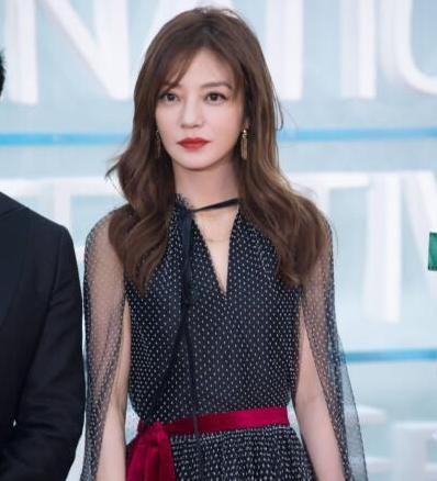 20 years ago, she looked down on Zhao Wei, 20 years later Zhao Wei let ...