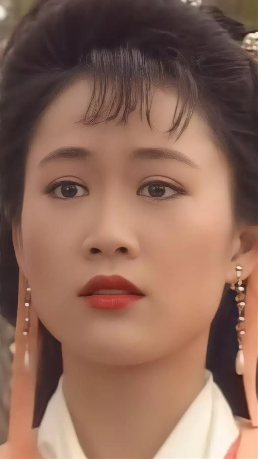 Qian Jiao Bai Mei Liang Xiao Bing - iNEWS