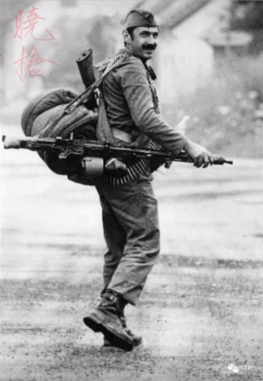 Marshal Tito's cloth tearing machine-Yugoslav M53 machine gun biography ...