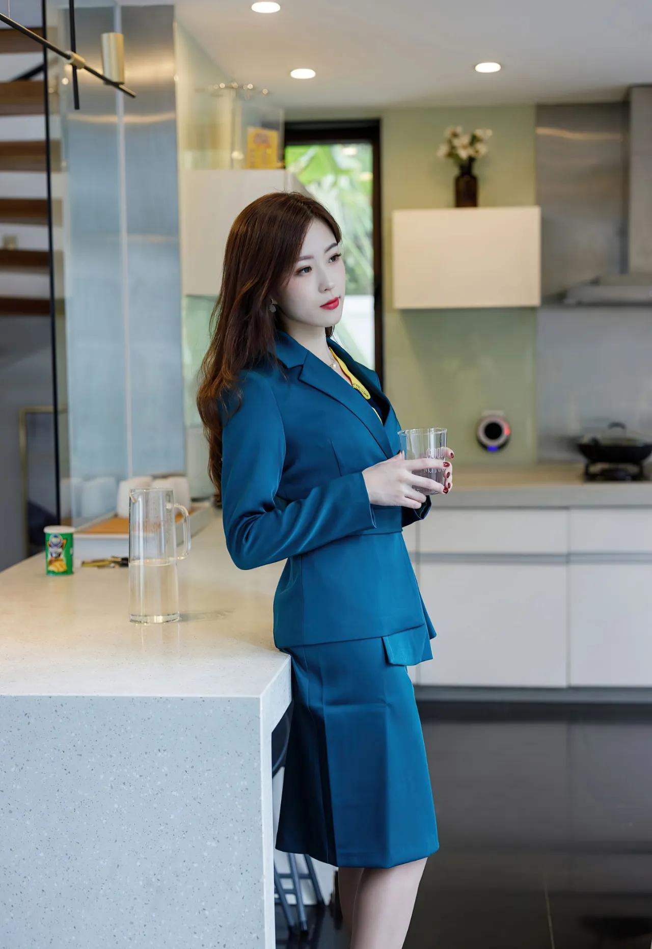 Urban professional wear atlas, Yang Ziyan, Yang Chenchen are beautiful ...