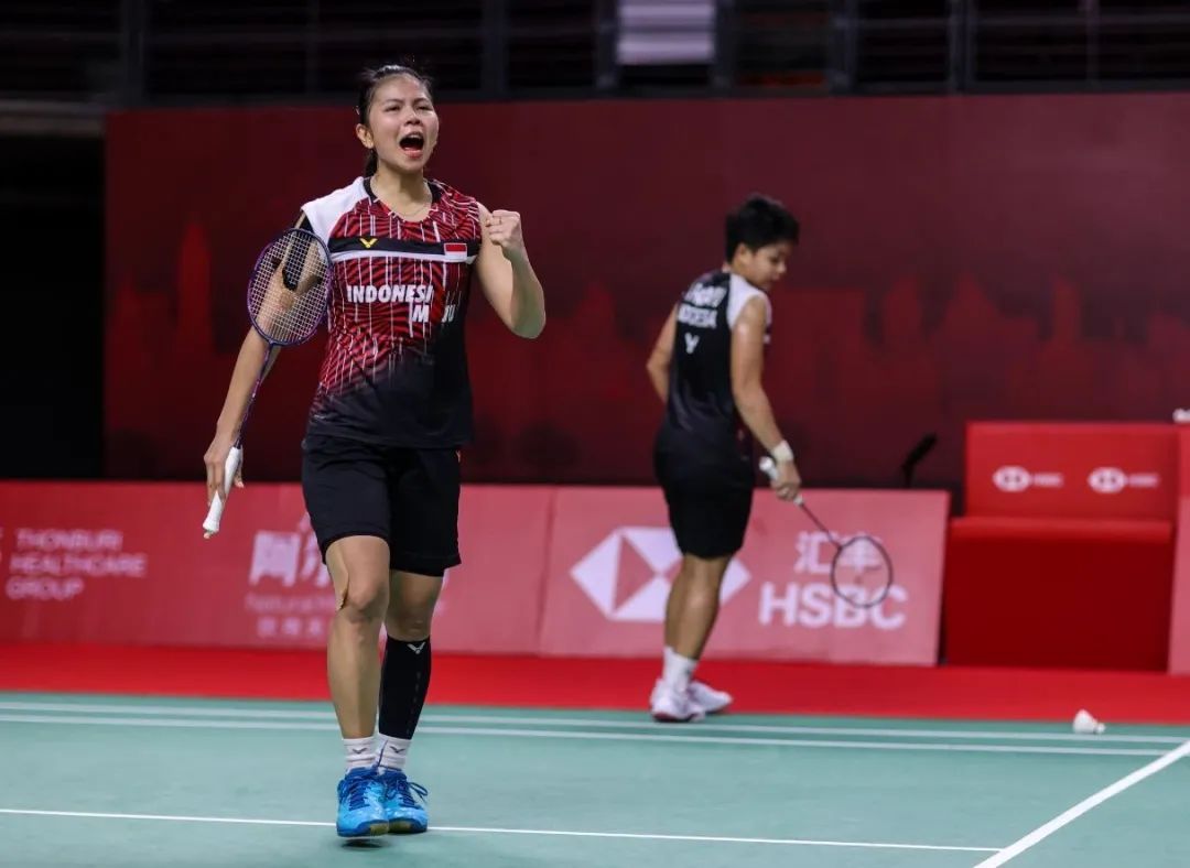 How to choose the string?Look at the choices of professional athletes ...