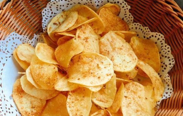 Ding Zhen and Gong Juncheng "snack brothers", they can't stop eating ...