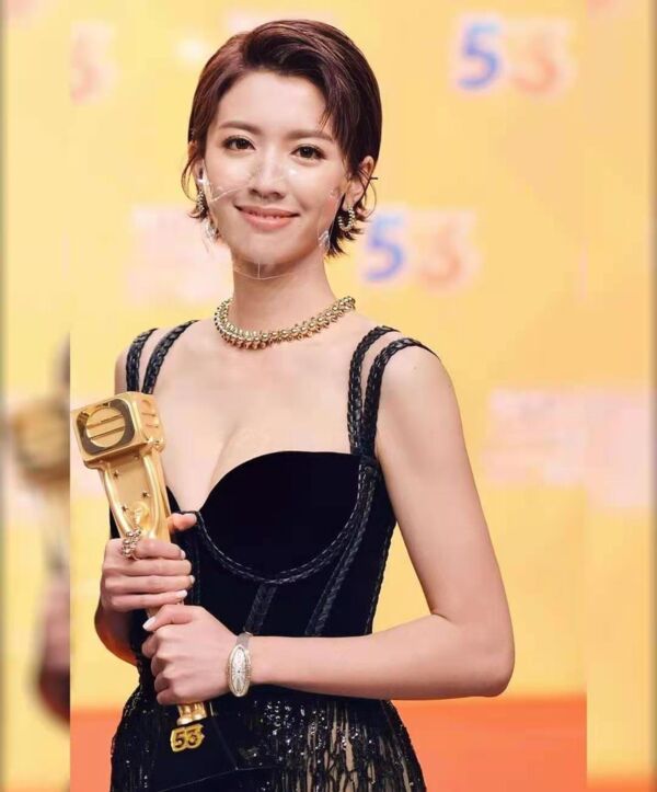 Chen Xiaohua has been in the industry for two years as the leading actress. Will she have a ...
