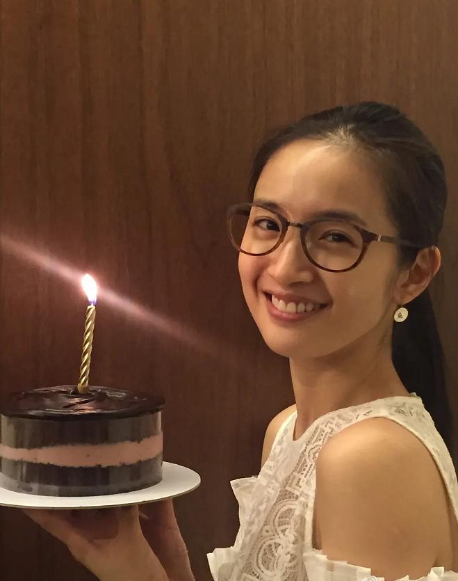 Ariel Lin was pregnant in August and she was exposed to a female baby ...