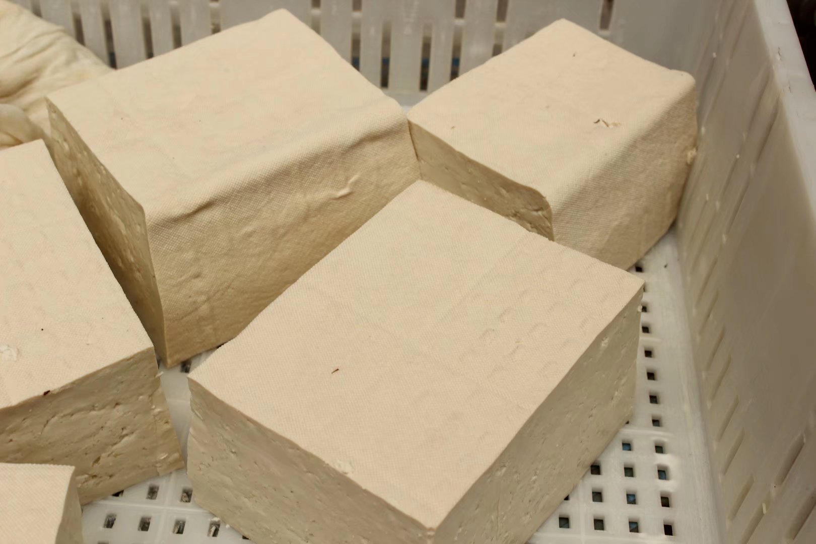 Dali Xiangyun Tofu of Intangible Cultural Heritage: Boiled beans are ...