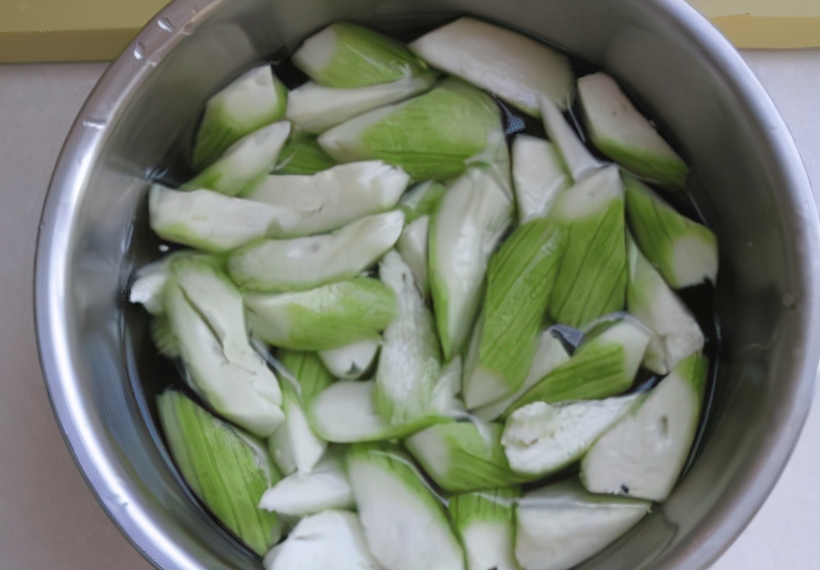 The hot loofah is a perfect match with it. Simple cooking is delicious ...