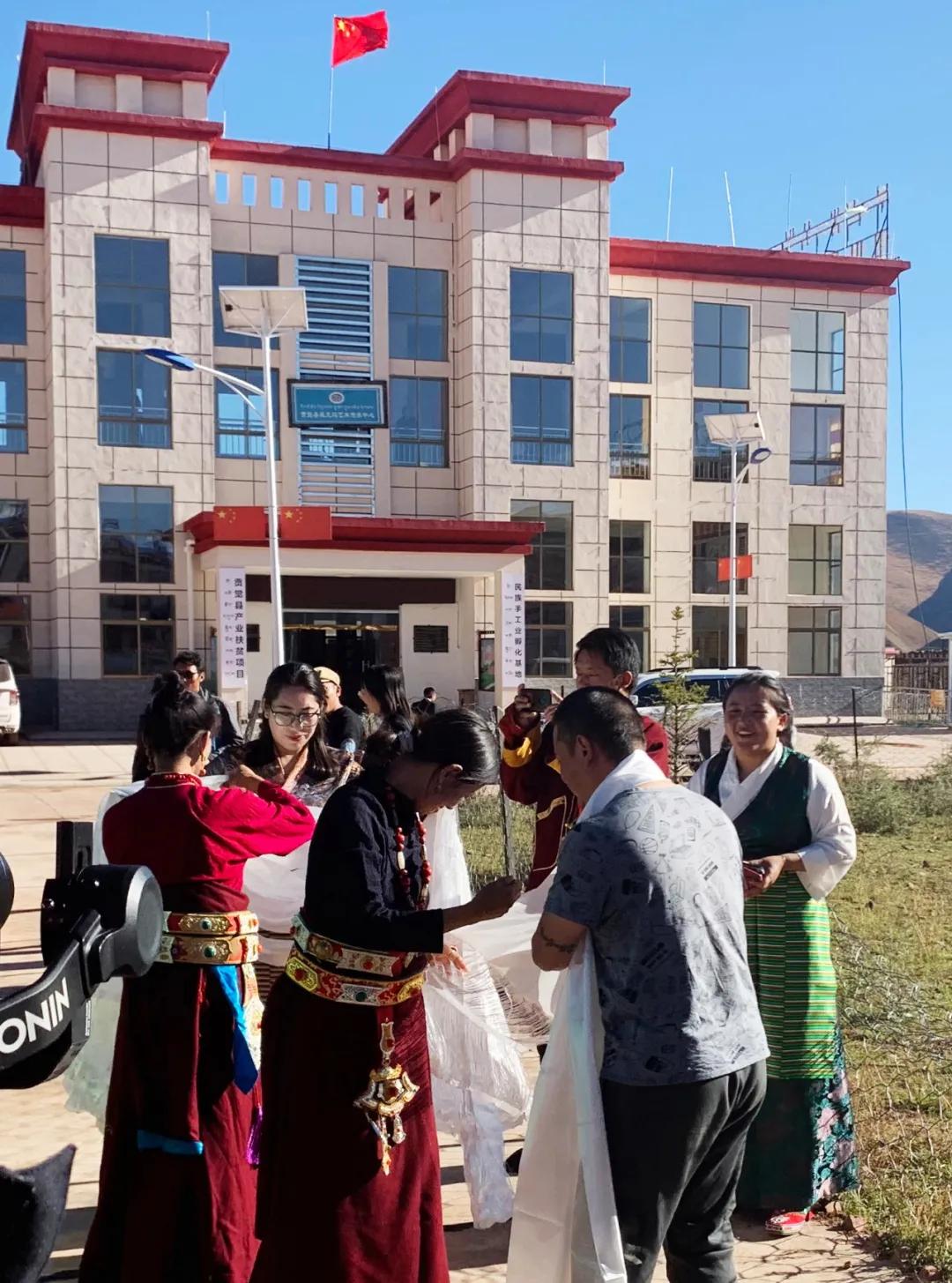 Drive off-road!Chongqing "Ten Thousands of People Visiting Chamdo ...