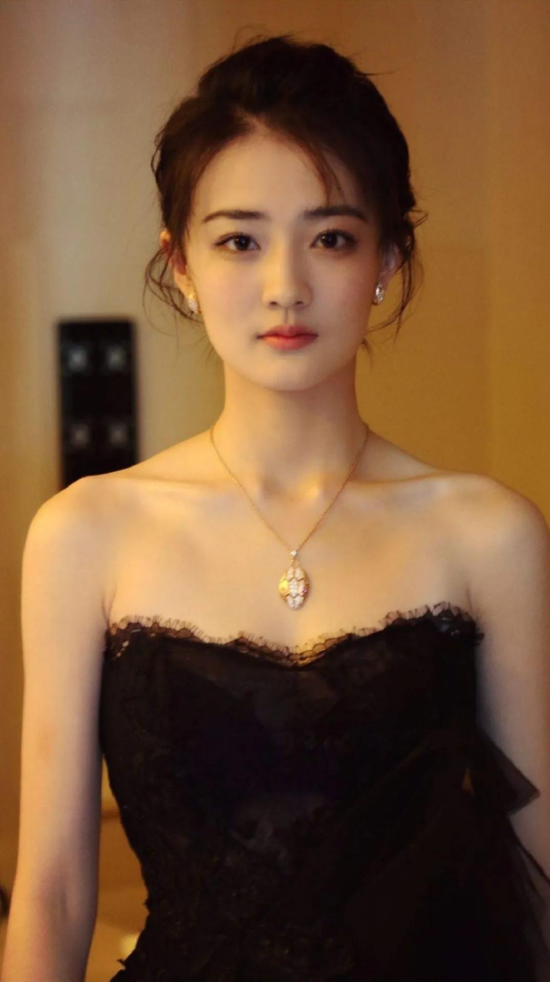 Xu Lu, actor of A Dream of Red Mansions - iNEWS