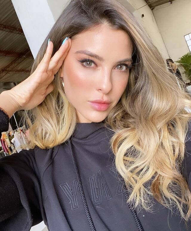The "most beautiful" Colombian girl - iNEWS