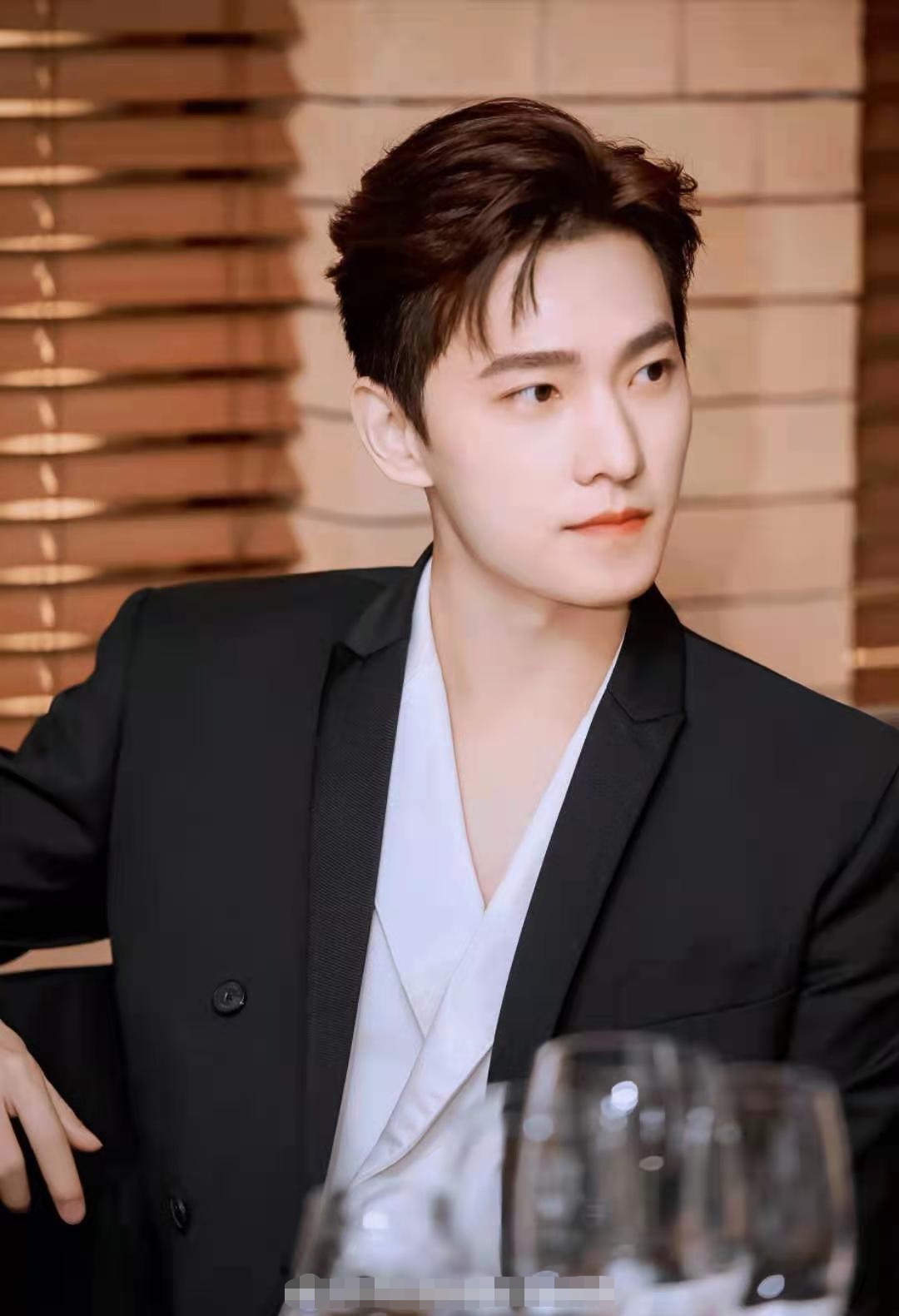 Li Yifeng Reba Xiao Zhan Gong Jun Qianxi Zhao Liying Yang Yang Deng Lun ...