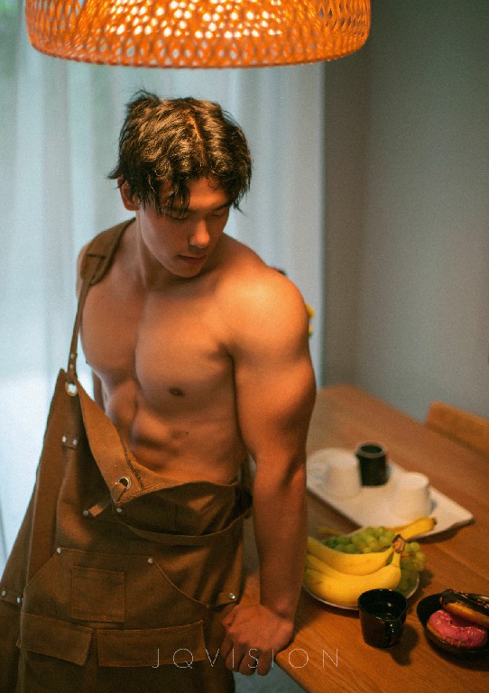 Brother Sunshine Zeng Haoran: Have a nice day alone - iNEWS