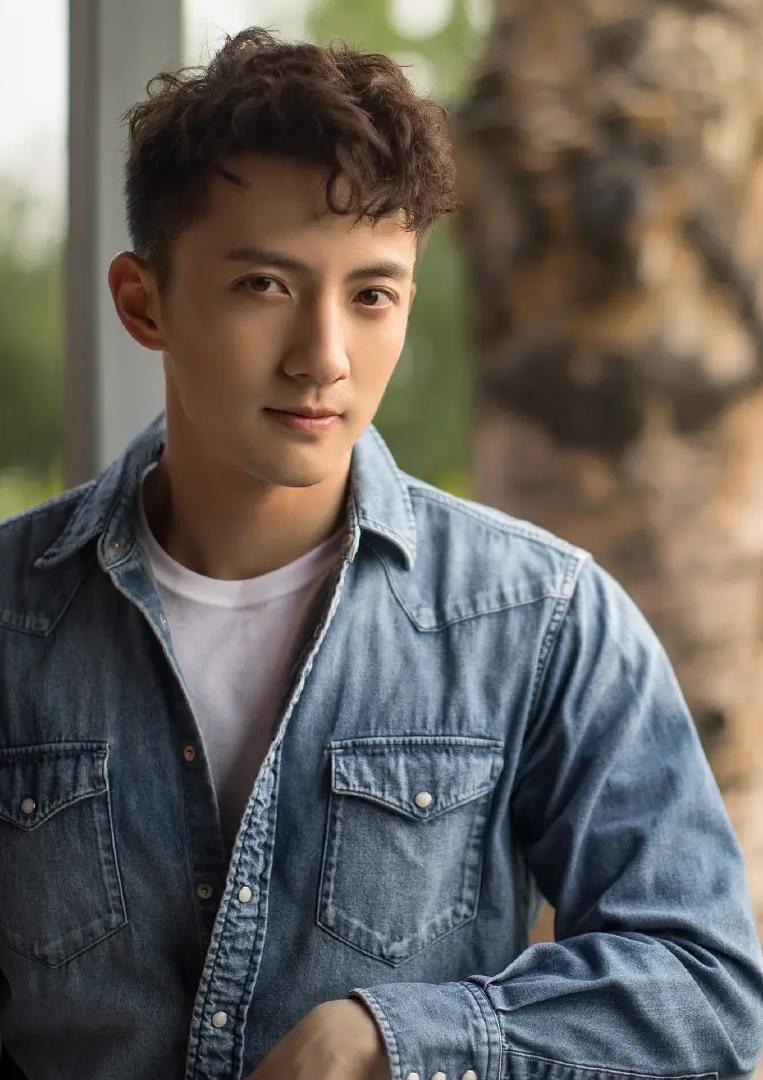 "Moonlight Variations", the second male, hits the face, Huang Jingyu ...