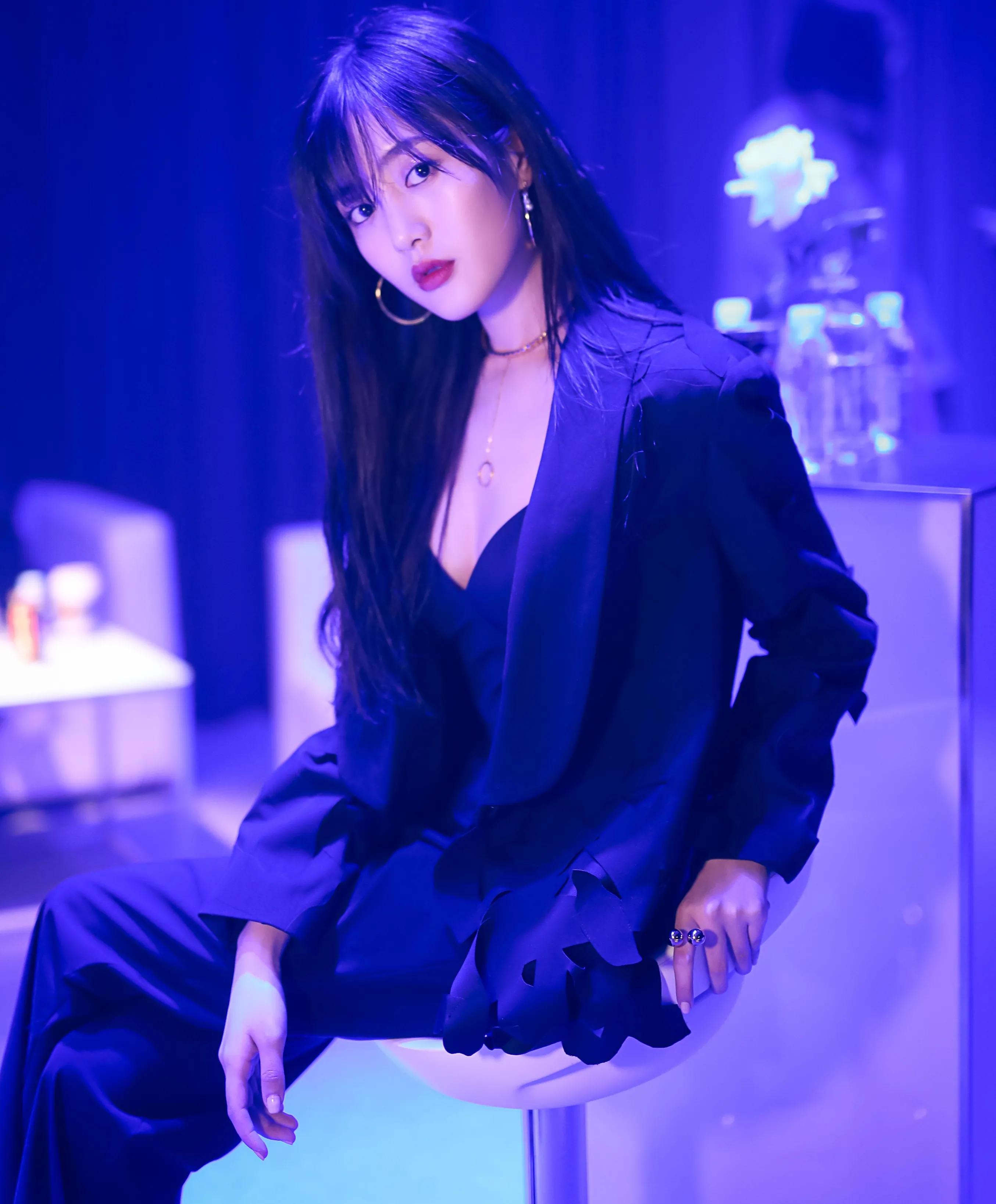 "Gege" Wang Ziwei after the Ninth Five-Year Plan - iNEWS