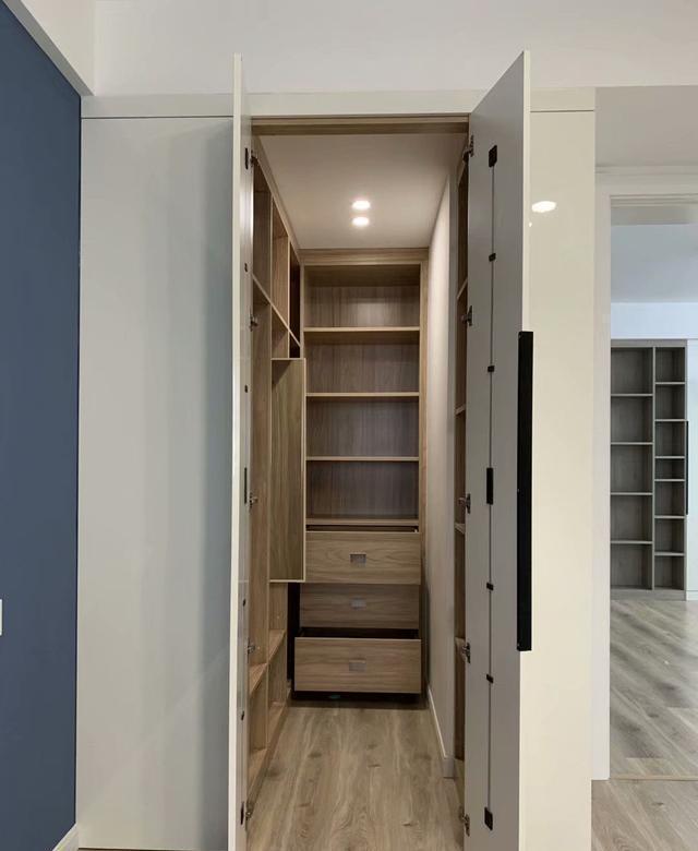 55 square meters of exquisite two-bedroom, living room-like design ...