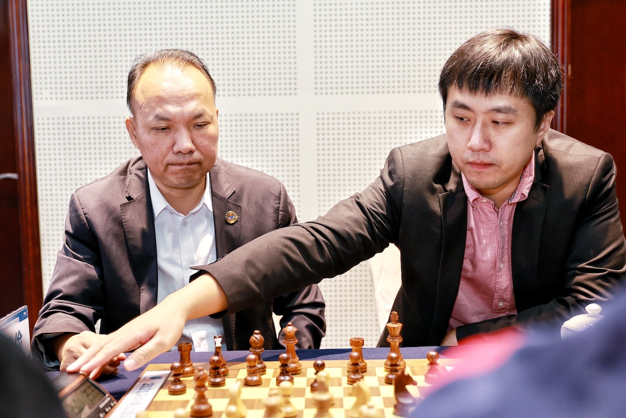 Master chess player partner with business educators Nanshan ...