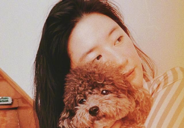 Liu Yifei stayed at home on vacation after filming, wearing pajamas and ...