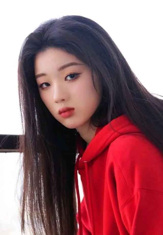 Singer Shan Yichun's beautiful photos - iNEWS