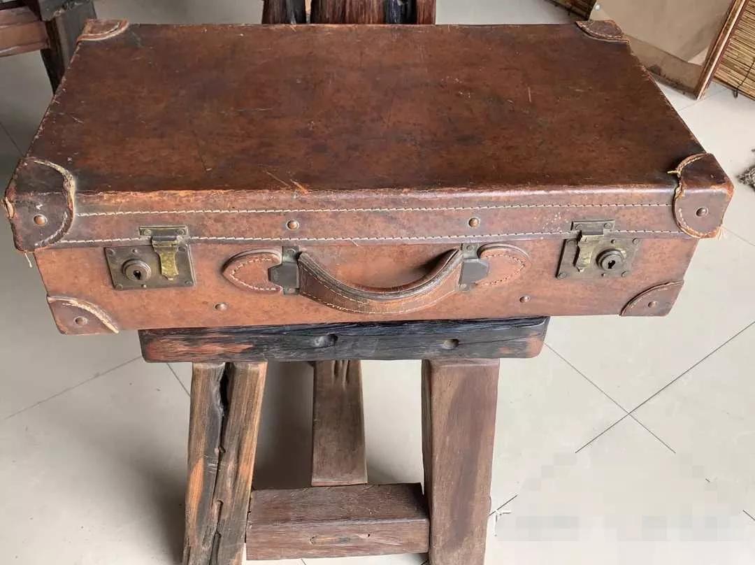 220. The collection value of old suitcases (my folk collection notes ...