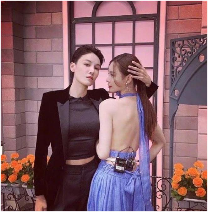 Witness to the details of character, Zhang Lanxin used her long legs to ...