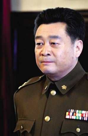 Chen Yiheng with many celebrities in the family - iNEWS