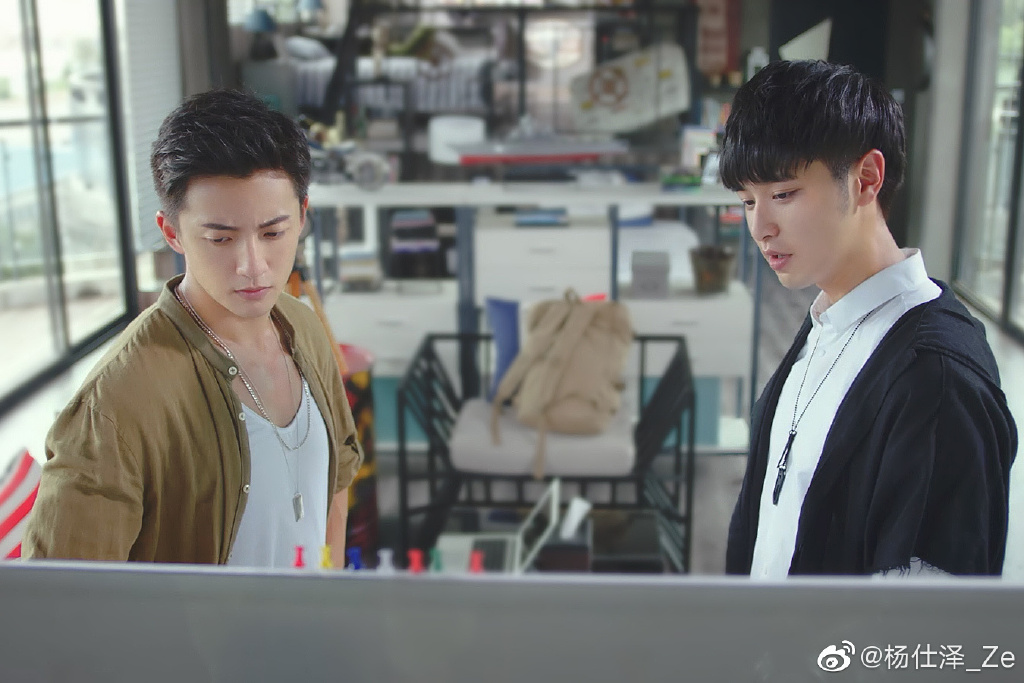"Moonlight Variations", the second male, hits the face, Huang Jingyu ...