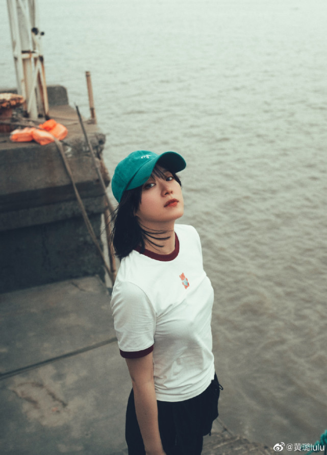 Actress Huang Lu showed her love to her boyfriend in the early morning ...