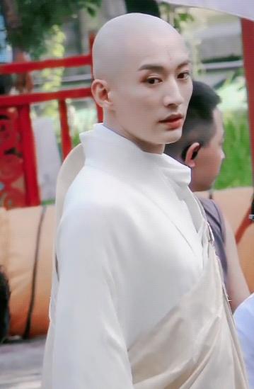 Liu Xueyi “provokes” the circle of old sayings, and his bald head is ...